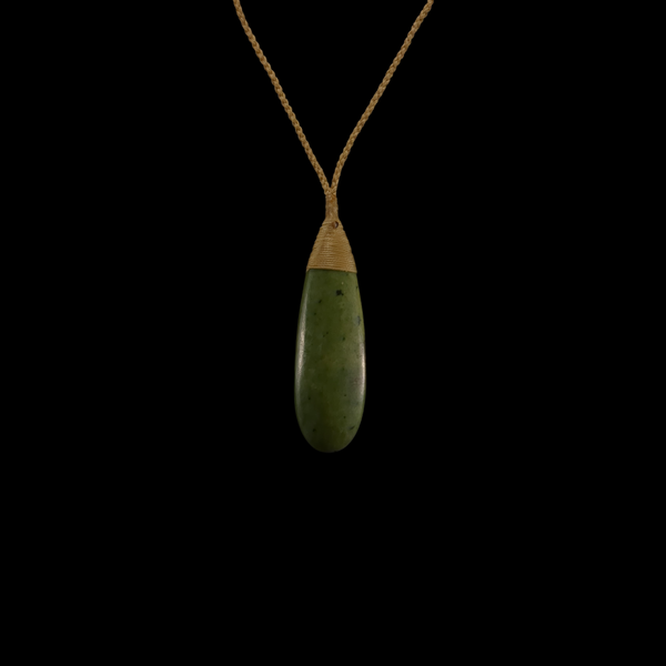 Roimata Raukaraka - Greenstone Teardrop Pendant - Sands Carving Studio