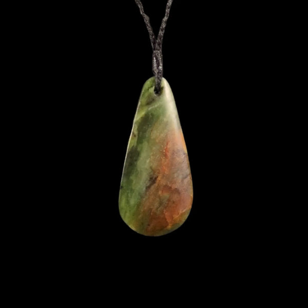 Roimata Totoweka - Greenstone Teardrop Pendant - Sands Carving Studio