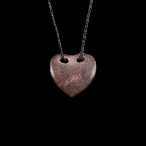 Hei Manawa - Aroha Stone Heart Pendant - Sands Carving Studio