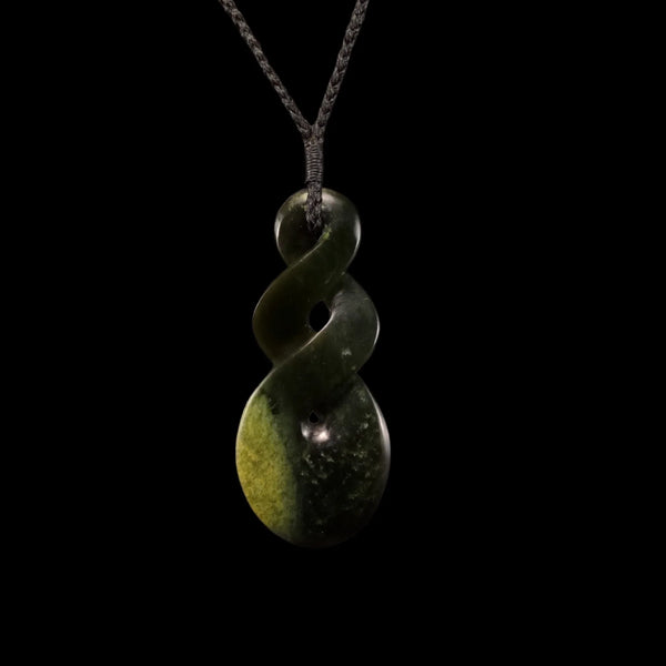 Pikorua Raukaraka - Greenstone Twist Pendant - Sands Carving Studio