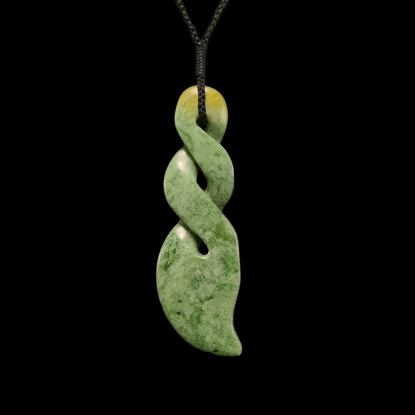 Pikorua Raukaraka - Greenstone Twist Pendant - Sands Carving Studio