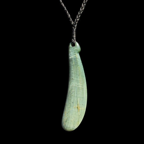 Kapeu Chatoyant Tangiwai - Greenstone Kapeu Pendant - Sands Carving Studio