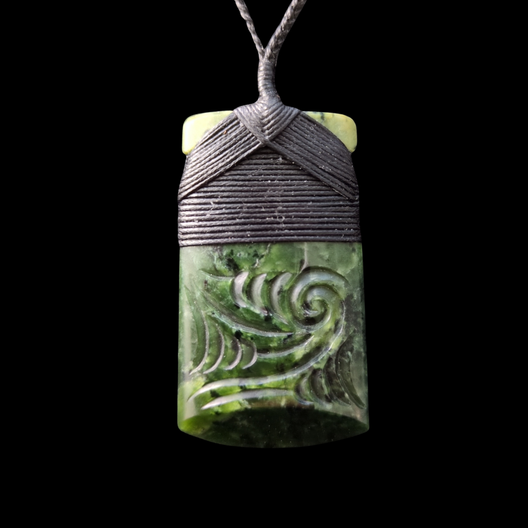 Hei Toki Kawakawa- Greenstone Adze Pendant - Sands Carving Studio