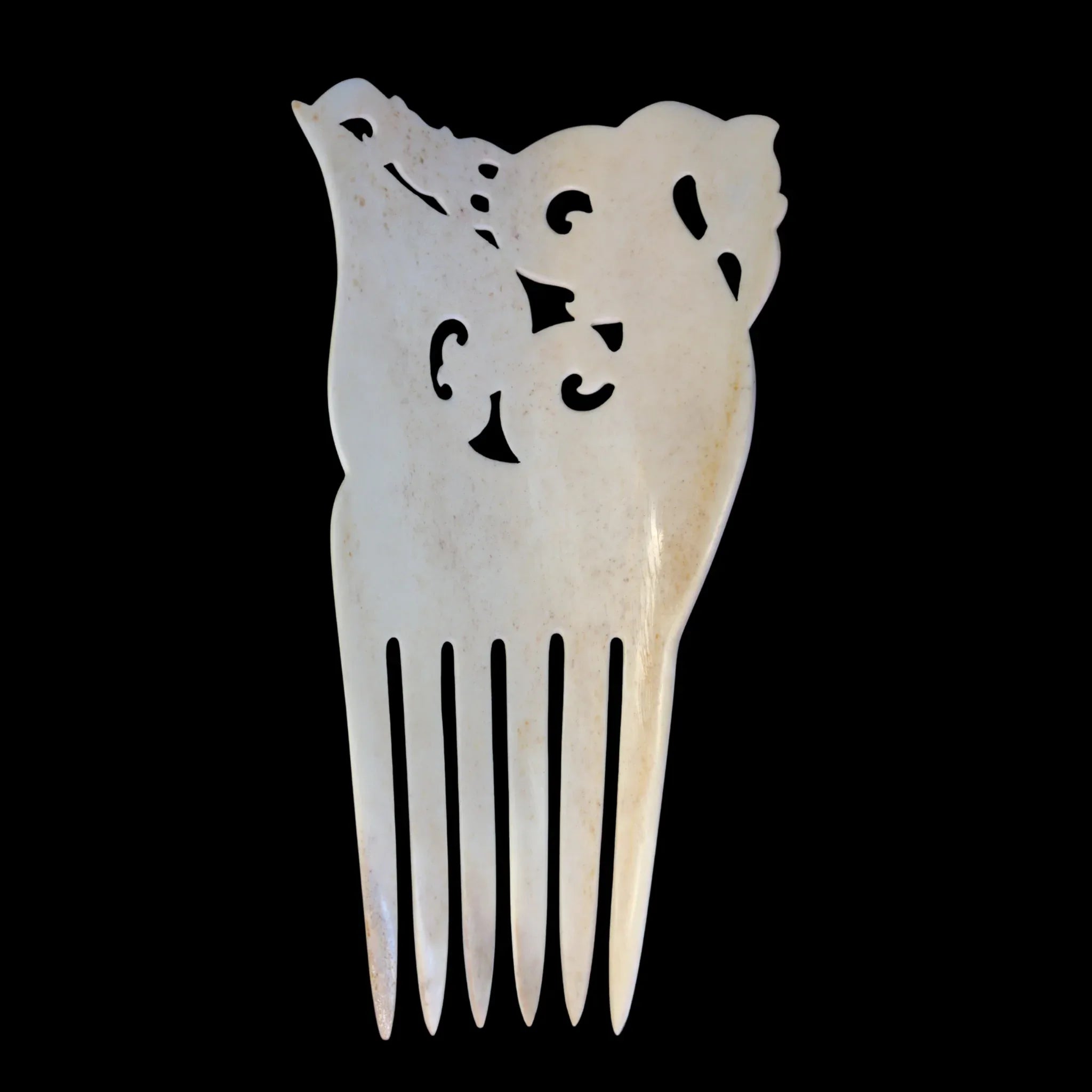 Heru Parāoa - Whale Bone Comb - Sands Carving Studio